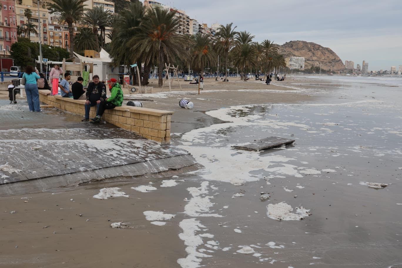El temporal marítimo afecta al Postiguet
