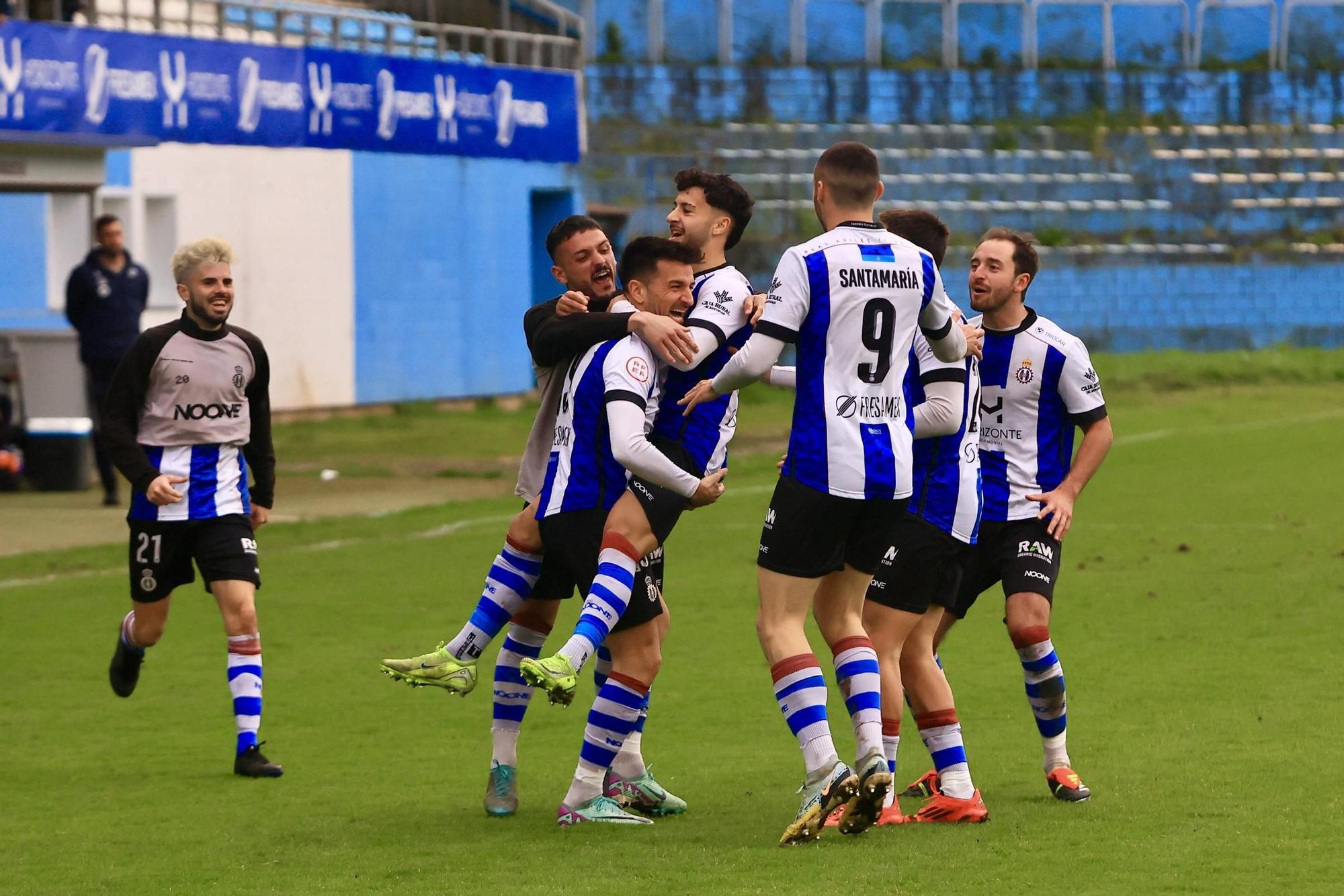 EN IMÁGENES: Así ha sido la victoria del Avilés ante el Pontevedra (1-0)