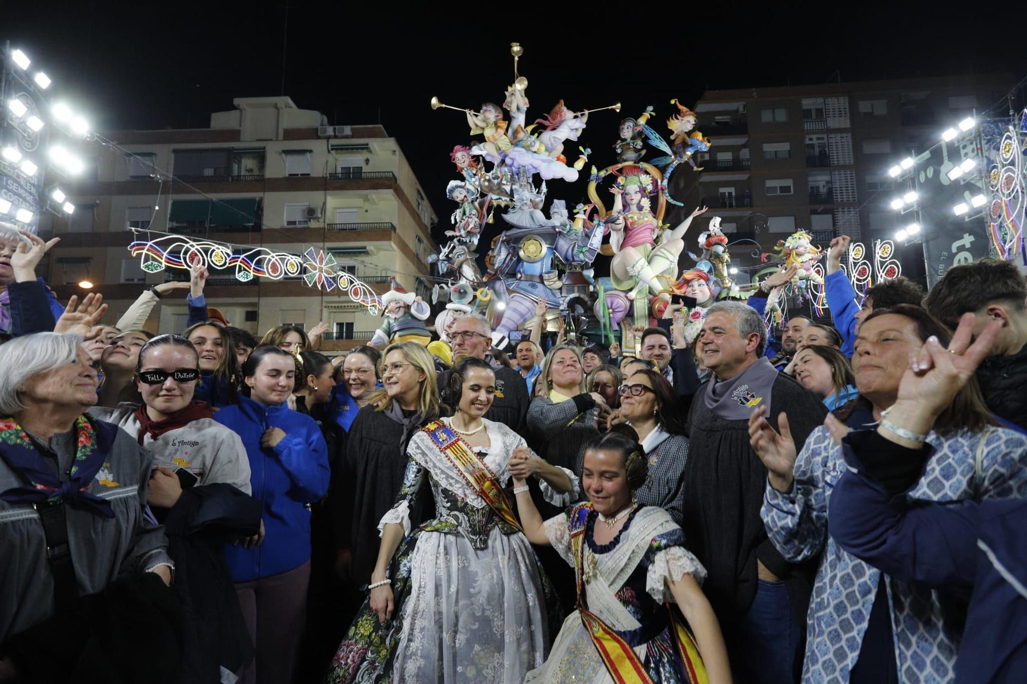 Alegría desbordante en l'Antiga de Campanar al dar la sorpresa en Especial