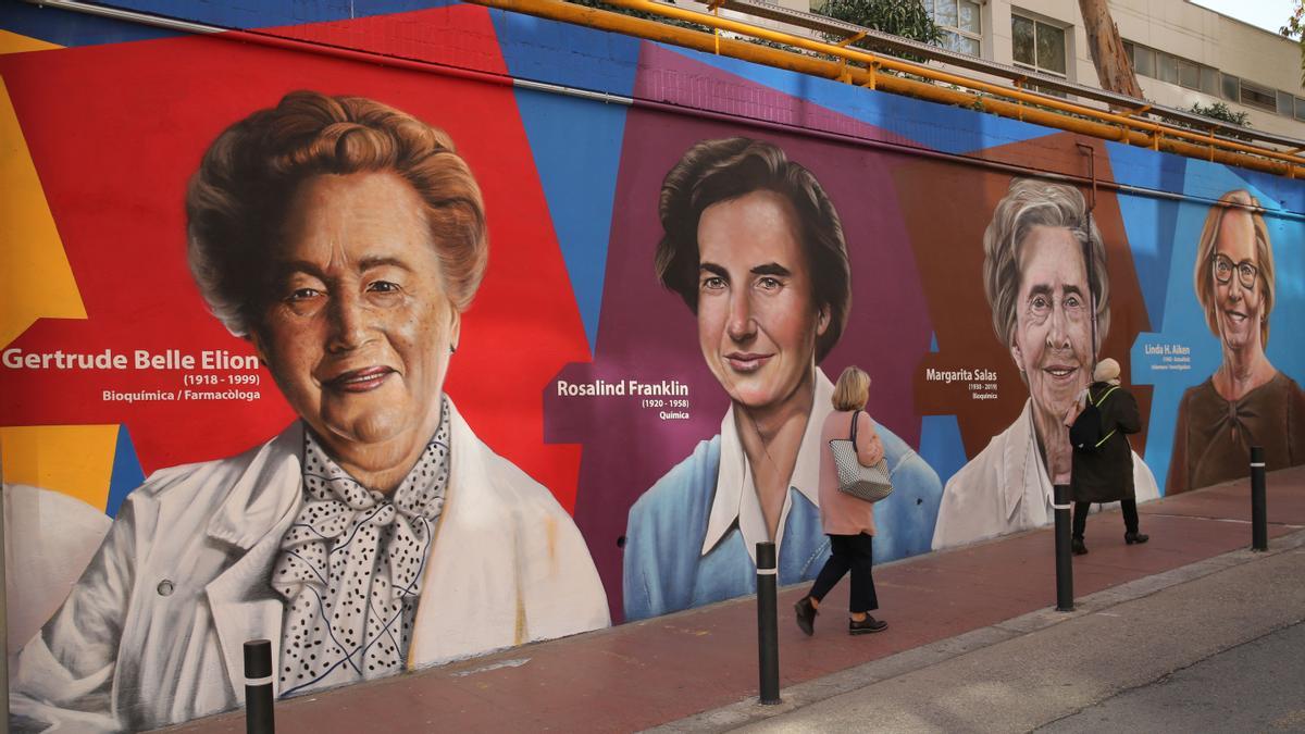 Un mural en Vall d'Hebron de Barcelona homenajea a las mujeres científicas