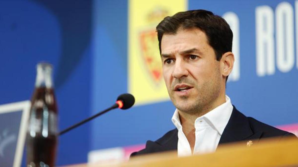 Real Zaragoza: El 'estriptis' casi integral de Fernando López y el futuro del Real Zaragoza