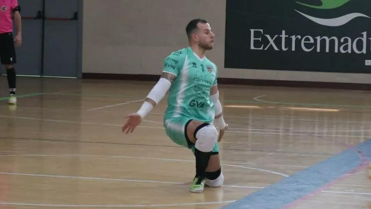 Gana Cáceres Universidad y cae Logista Navalmoral