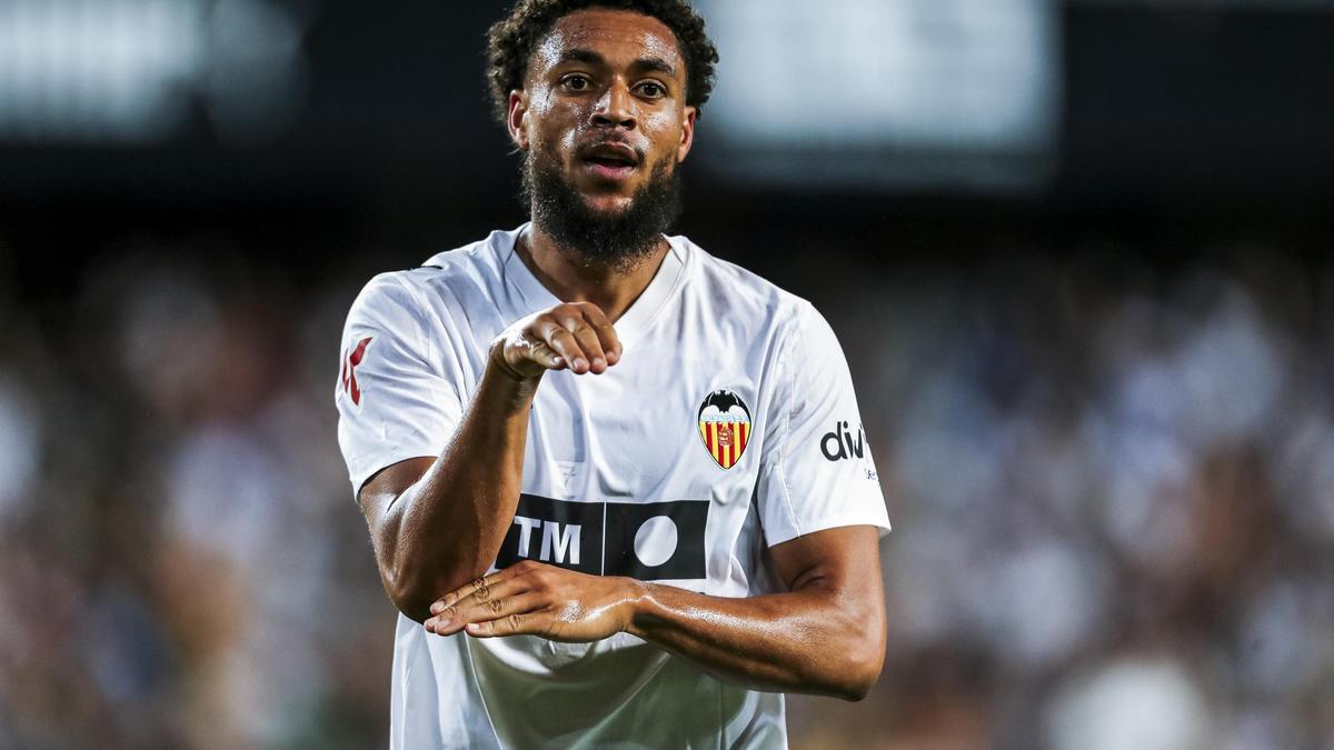 Danjuma: la bala de Corberán y el Valencia CF para 'disparar' al Barcelona