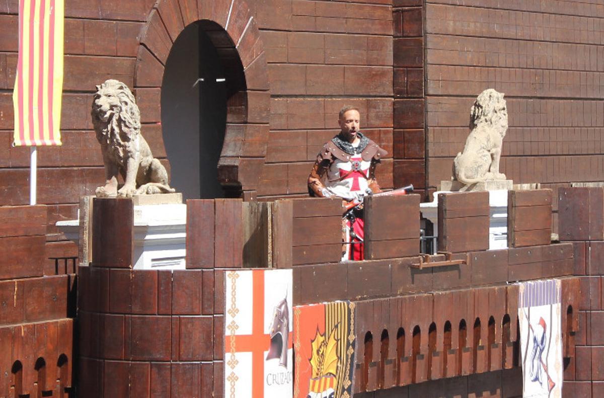 Versos de Cervino y pólvora a raudales para cerrar los Moros i ...