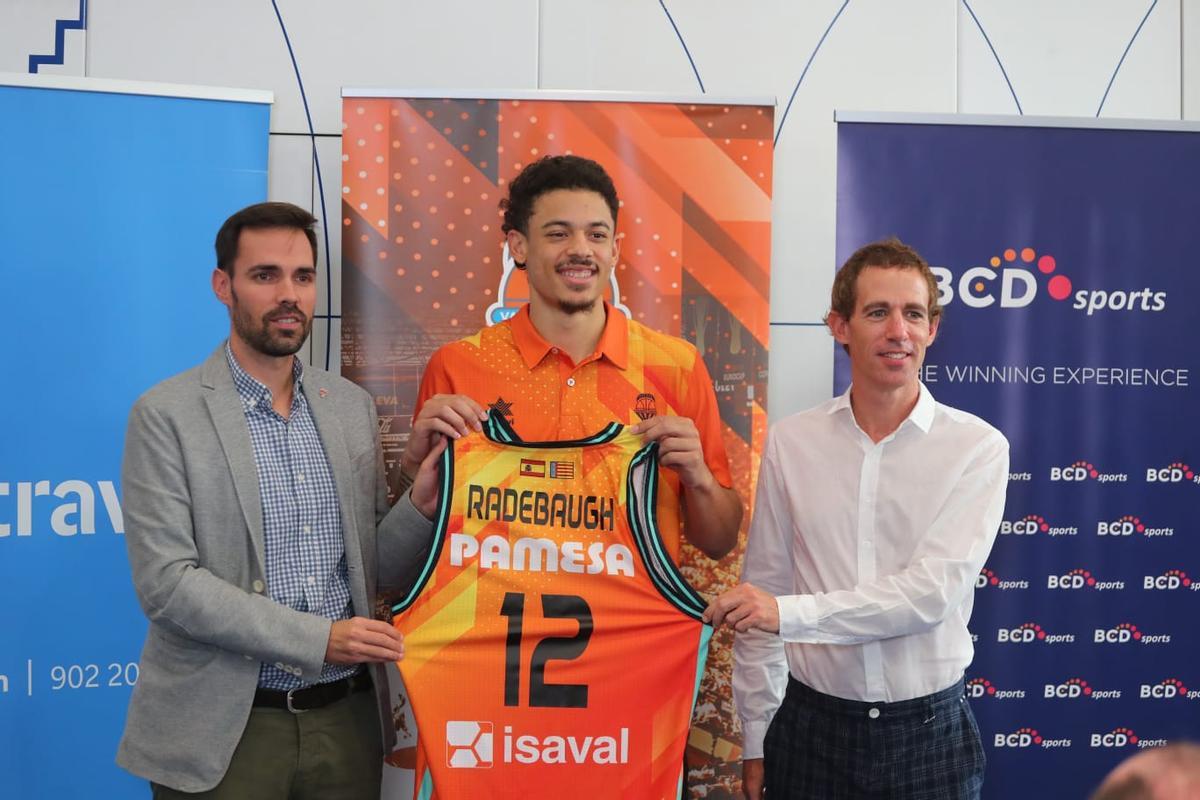 Radebaugh: "Jugar en el Valencia Basket es dar un paso más en mi carrera"