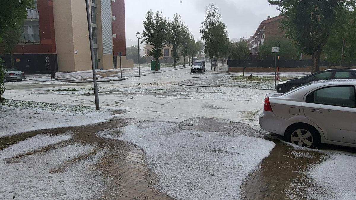 Una calamarsada deixa molta pedra i molta aigua en pocs minuts a Calaf