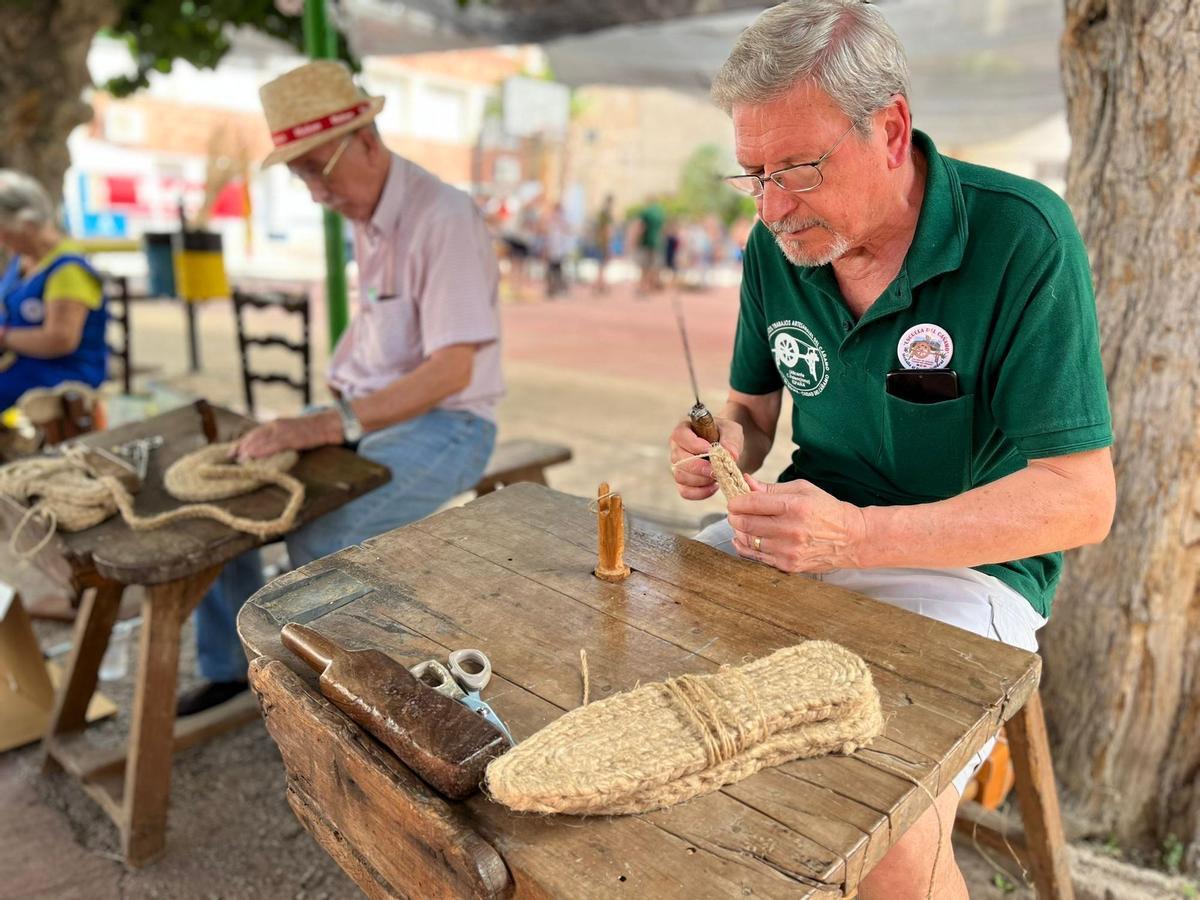 Callosa de Segura exhibirá en Fitur los trabajos tradicionales del cáñamo