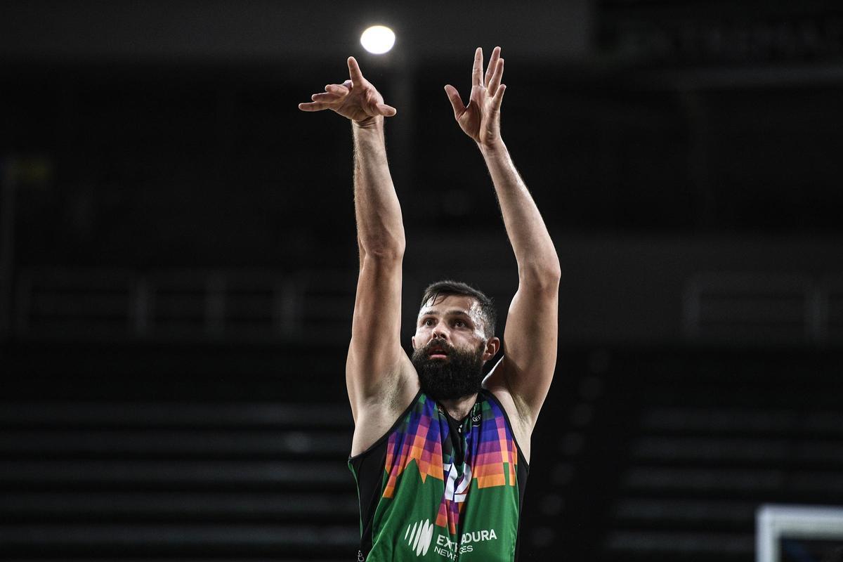 El Cáceres negocia la rescisión del contrato de Vaidas Cepukaitis