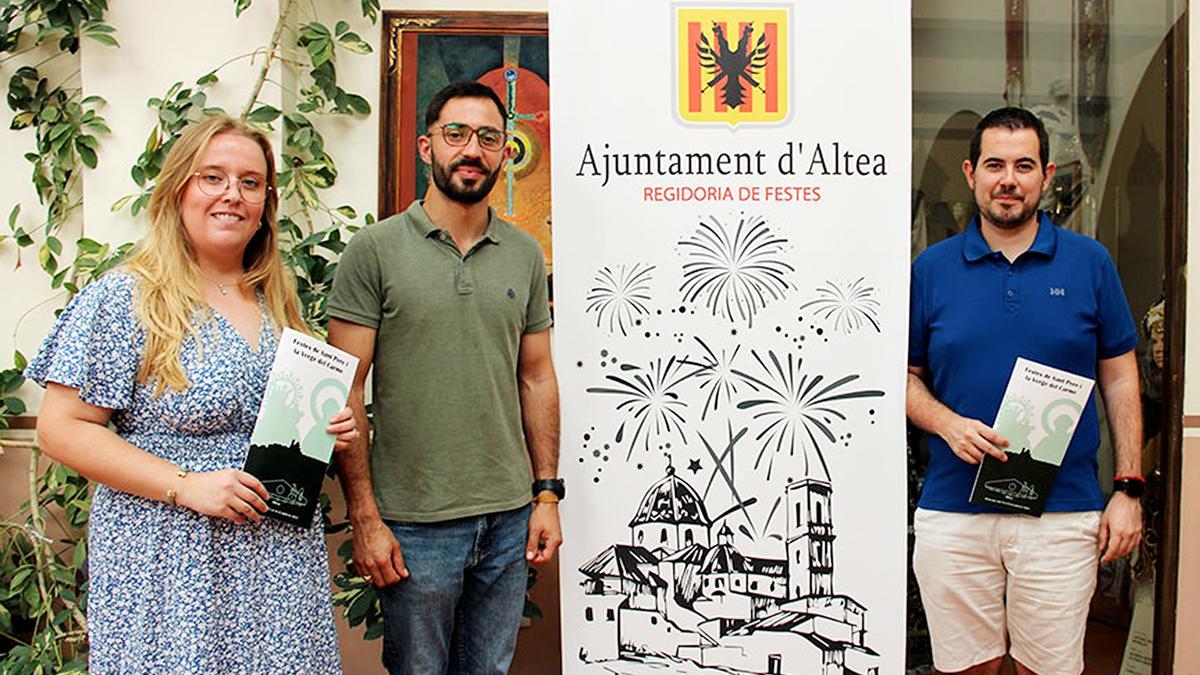 Altea recupera la procesión marinera por la bahía durante las fiestas de San Pedro y la Virgen ...
