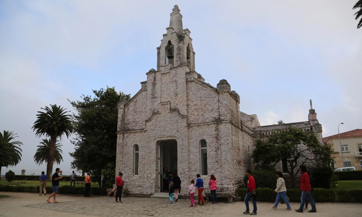 CAPILLA CONCHAS GALICIA | Así es la única capilla del mundo que está ...