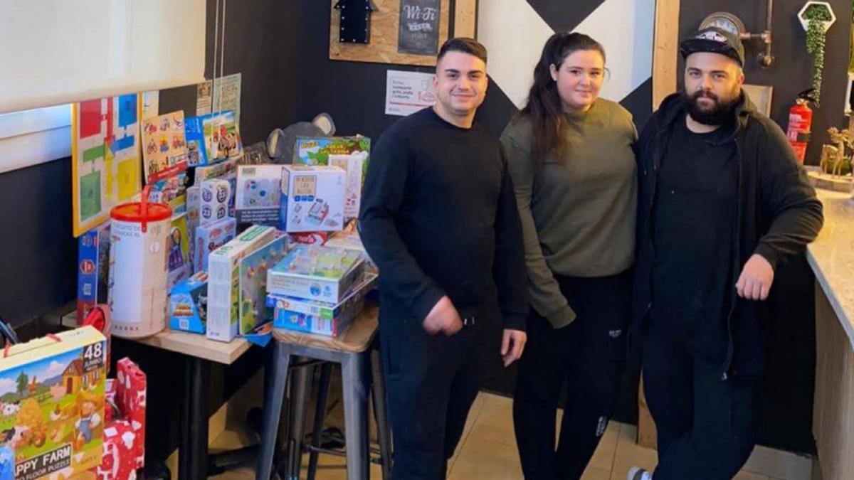 La Croissanteria de Cal Girona recull joguines per a famílies en ...