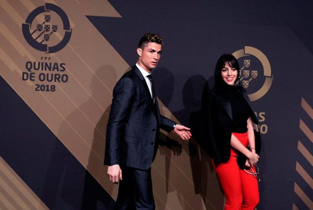 Georgina Rodríguez y Cristiano Ronaldo en la gala Quinas de Ouro en ...