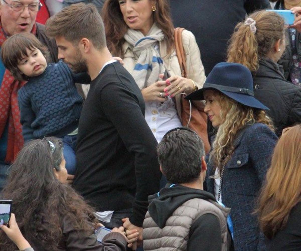 Piqué, Shakira y Milan pasan una divertida tarde en el torneo Conde de ...