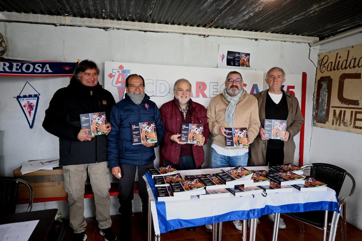 El Areosa inicia en A Xunqueira la venta del libro sobre sus 75 años de ...