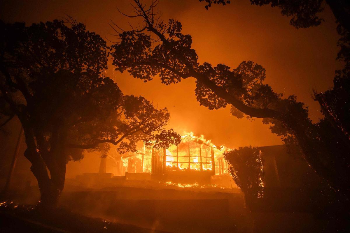 Los Ángeles declara el estado de emergencia por incendios sin control | FOTOS