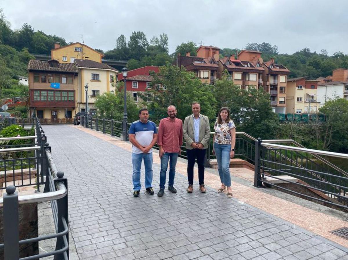Piloña renueva el firme del Puente Vieyu de Infiesto