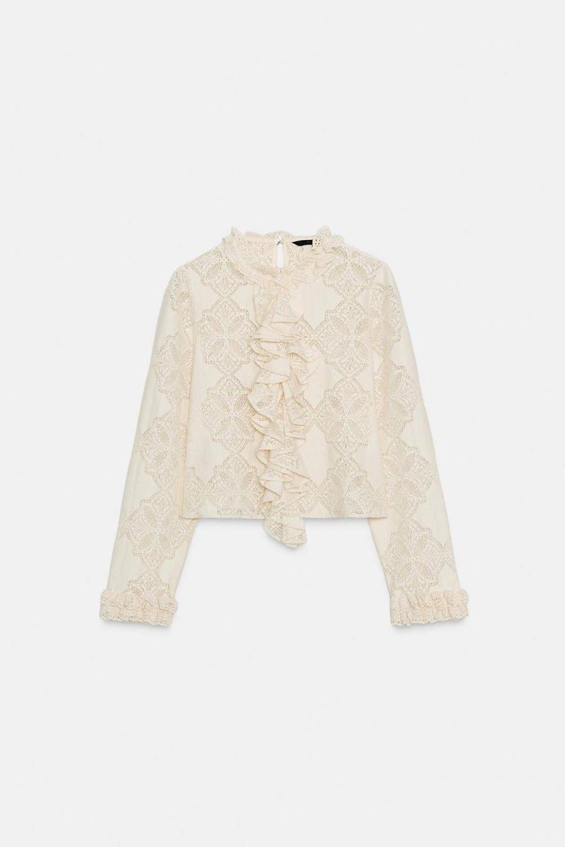 CAMISAS BLANCAS ZARA | Acaban de aterrizar en Zara 6 camisas blancas románticas que parecen de ...