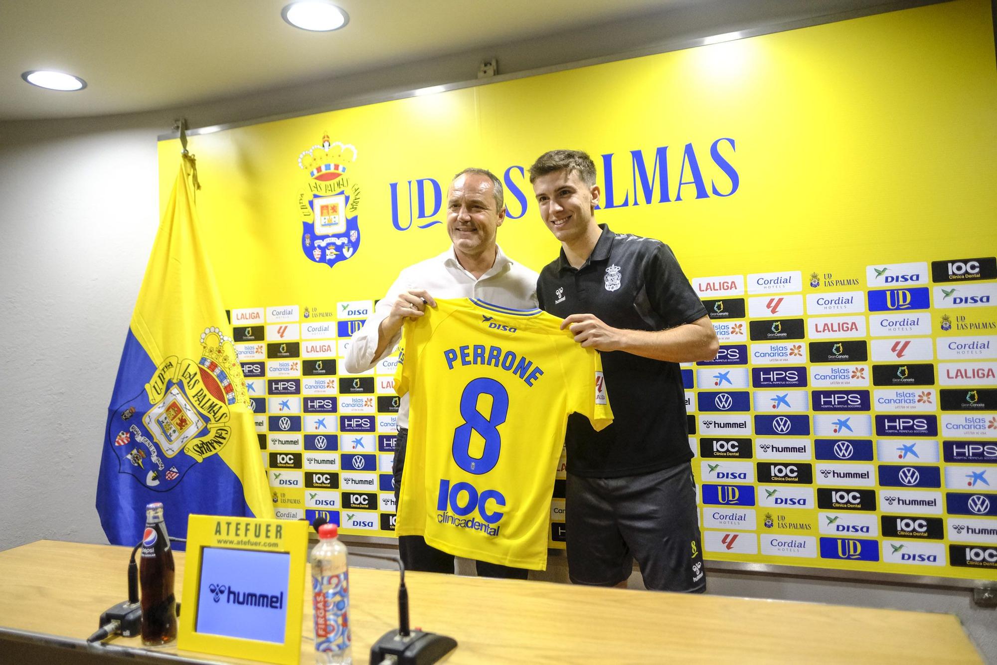 FOTOS: Presentación de Maxi Perrone, nuevo jugador de la UD Las Palmas