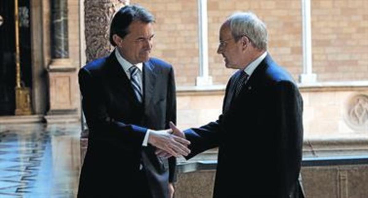 Montilla instarà demà Mas a assumir com a propi el finançament