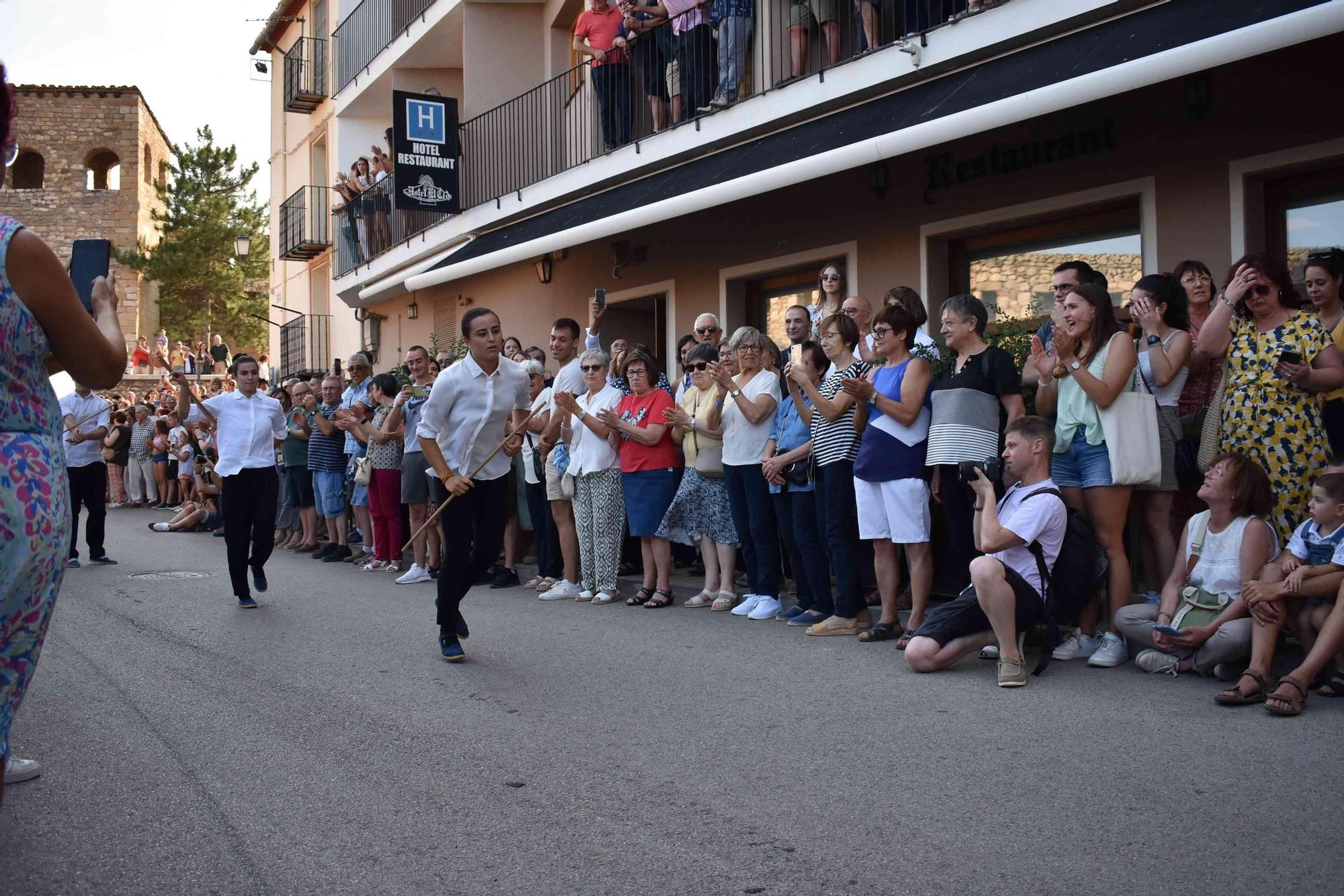 Galería: Mujeres participan por primera vez en 300 años en la danza de ...