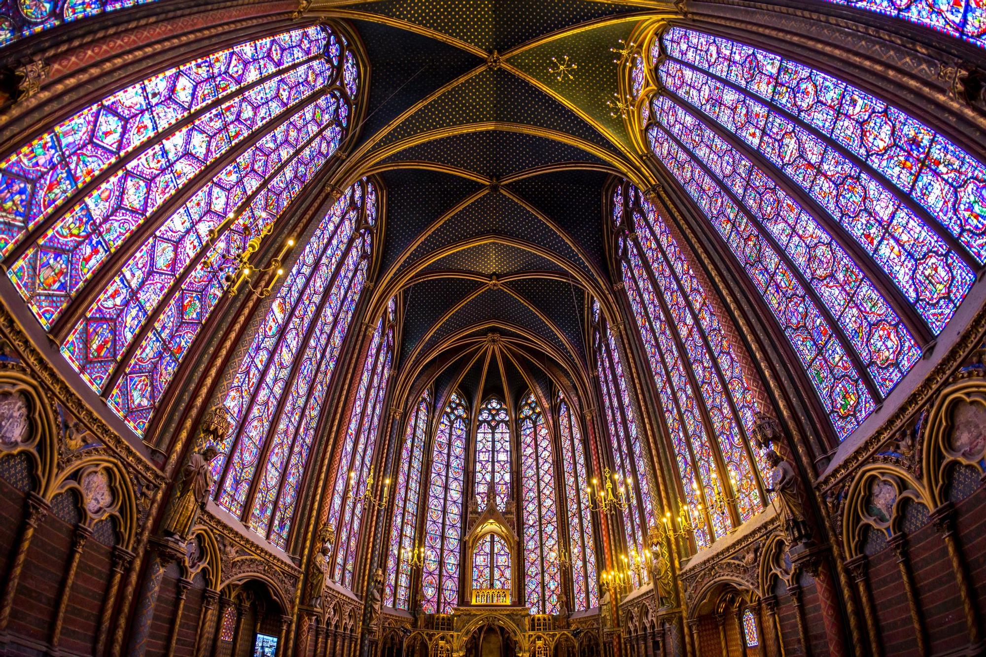 Un paseo por Saint Chapelle, una joya creada para aguardar tesoros únicos