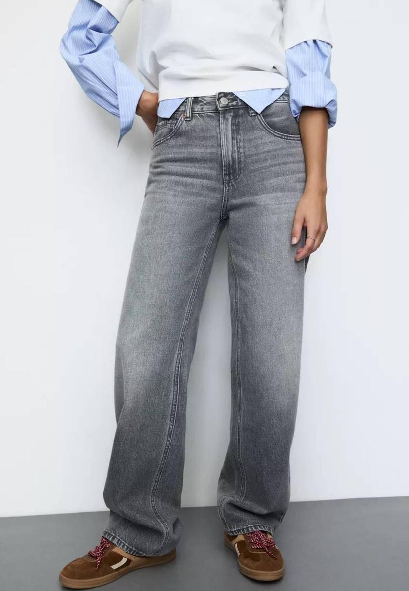 PANTALONES VAQUEROS WIDE LEG | Llevan 24 horas en Stradivarius y están ...