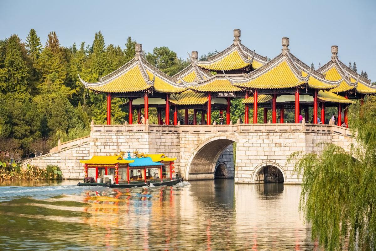 El lago Luyang, en Yangzhou, el lugar más extraño y fotogénico de China ...
