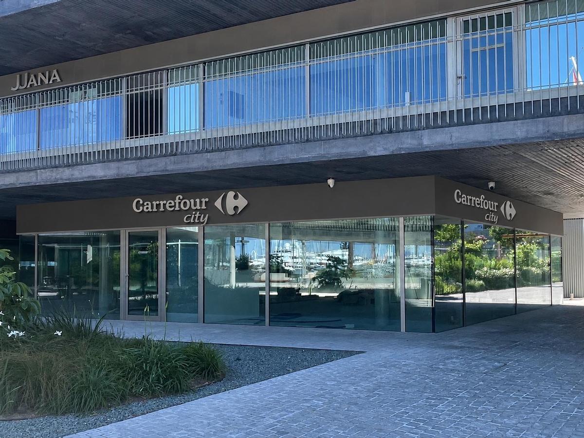 El Club de Mar de Palma abre Cantina Grill, prepara el estreno de los ...
