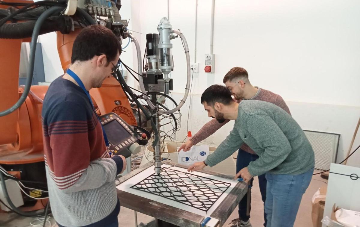 Idonial crea un robot para imprimir en 3D grandes piezas de plástico ...