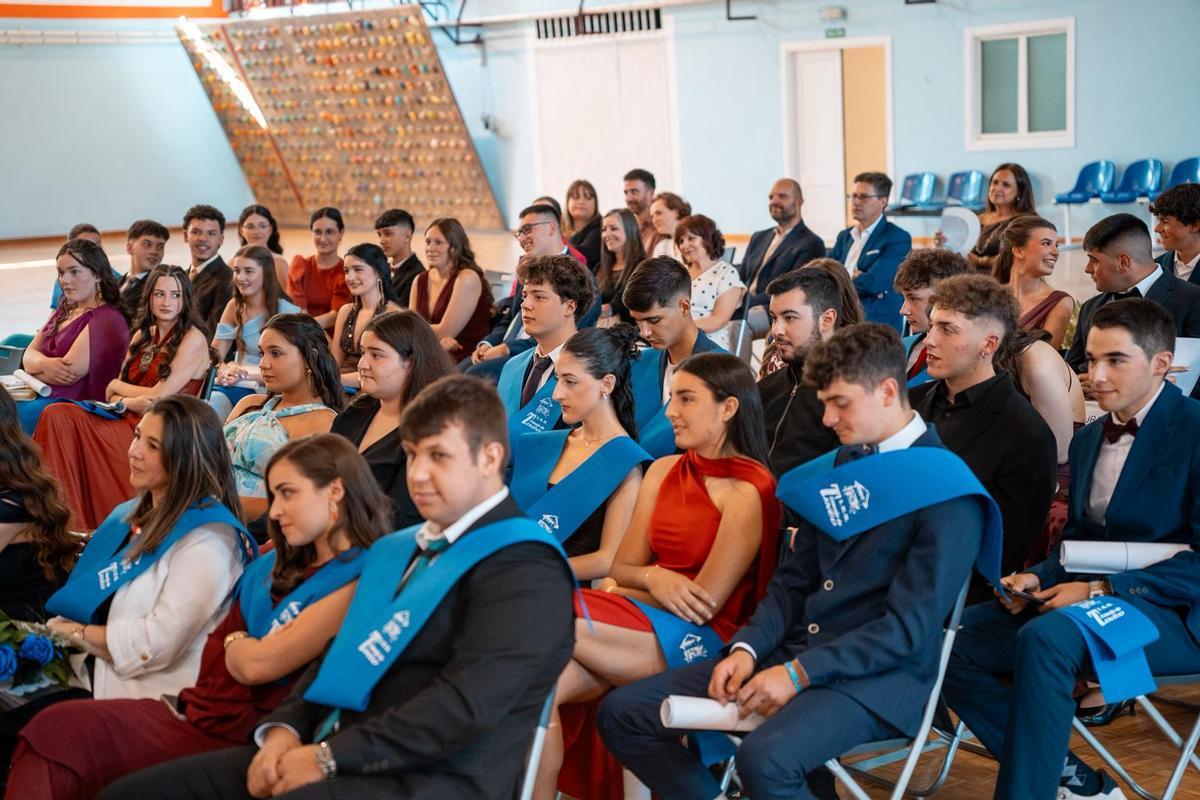 Así fue la graduación de 56 estudiantes del IES Concejo de Tineo