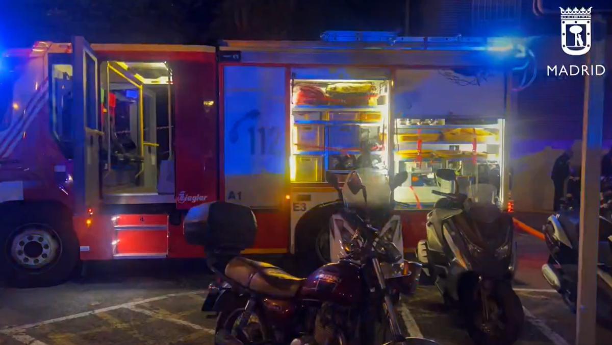 Muere una mujer de 92 años en el incendio de su vivienda en Madrid