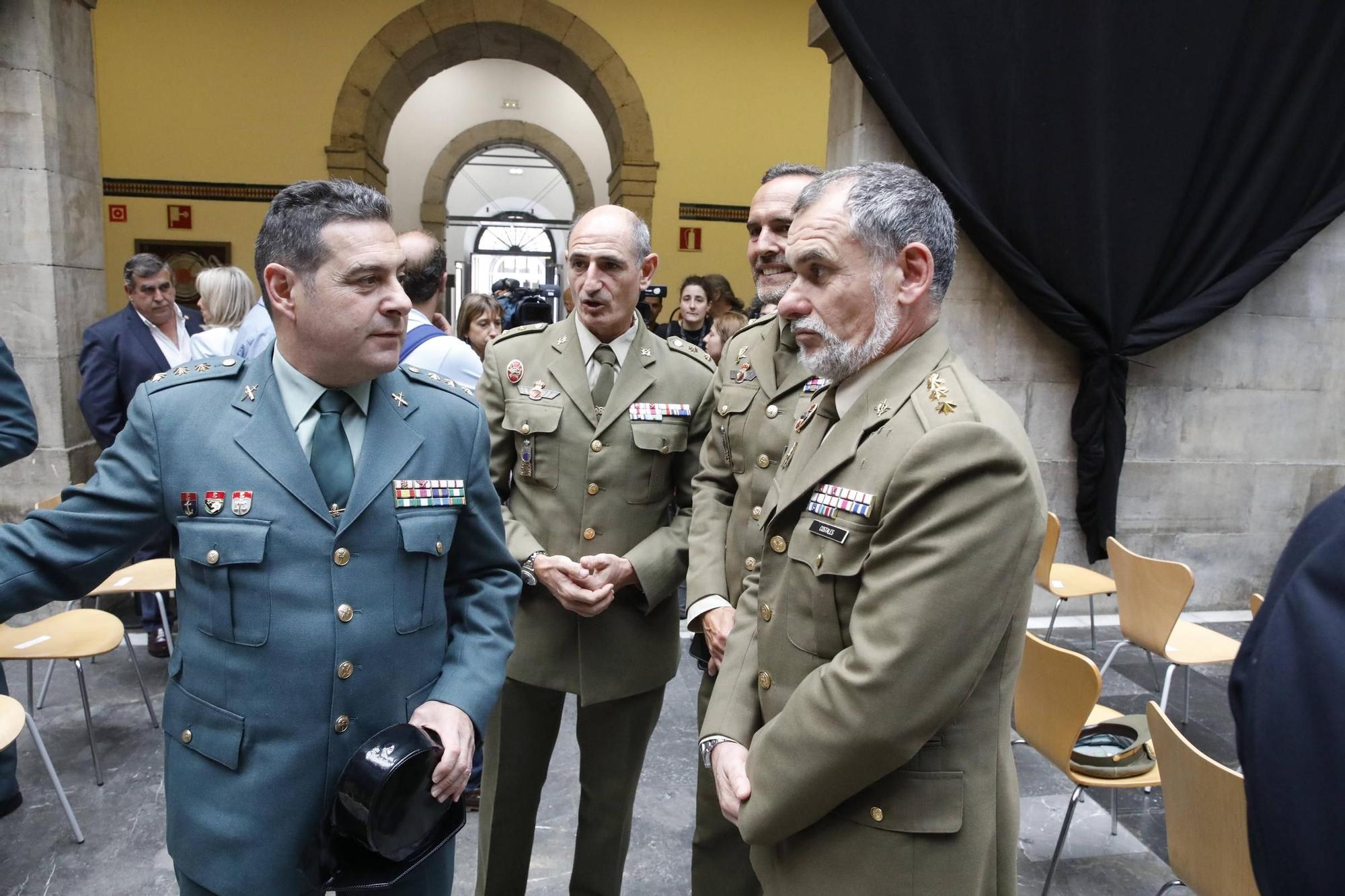 La presentación del libro sobre la historia de la Comandancia de la ...