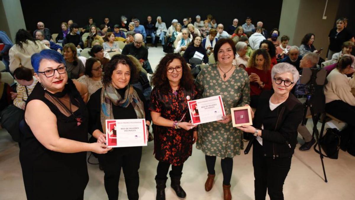 La Red Estatal de Mujeres Vecinales recibe el premio "Pasionaria": "Es ...