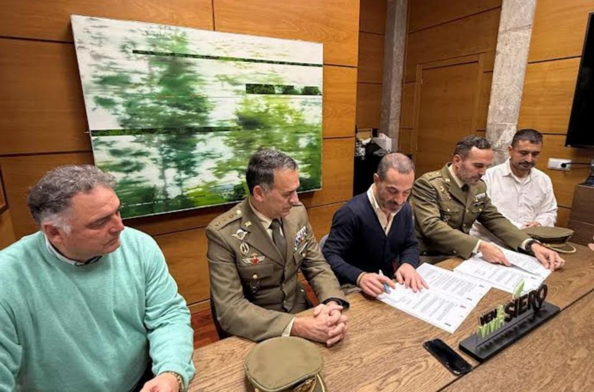 Siero y el Ministerio de Defensa firman la cesión de la carretera del ...