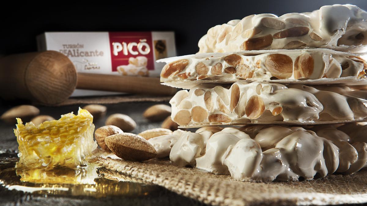 El emotivo villancico de Turrones Picó con escolares de toda España que ...