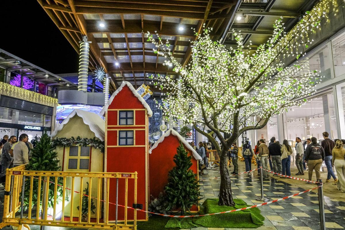 Una Navidad alucinante llega a Alisios con más de 250.000 bombillas y ...
