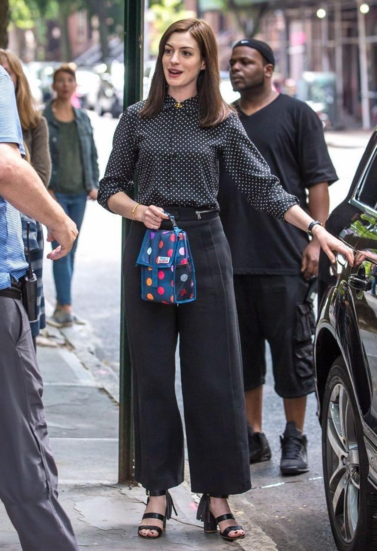 Anne Hathaway saca su vena maternal - Cuore