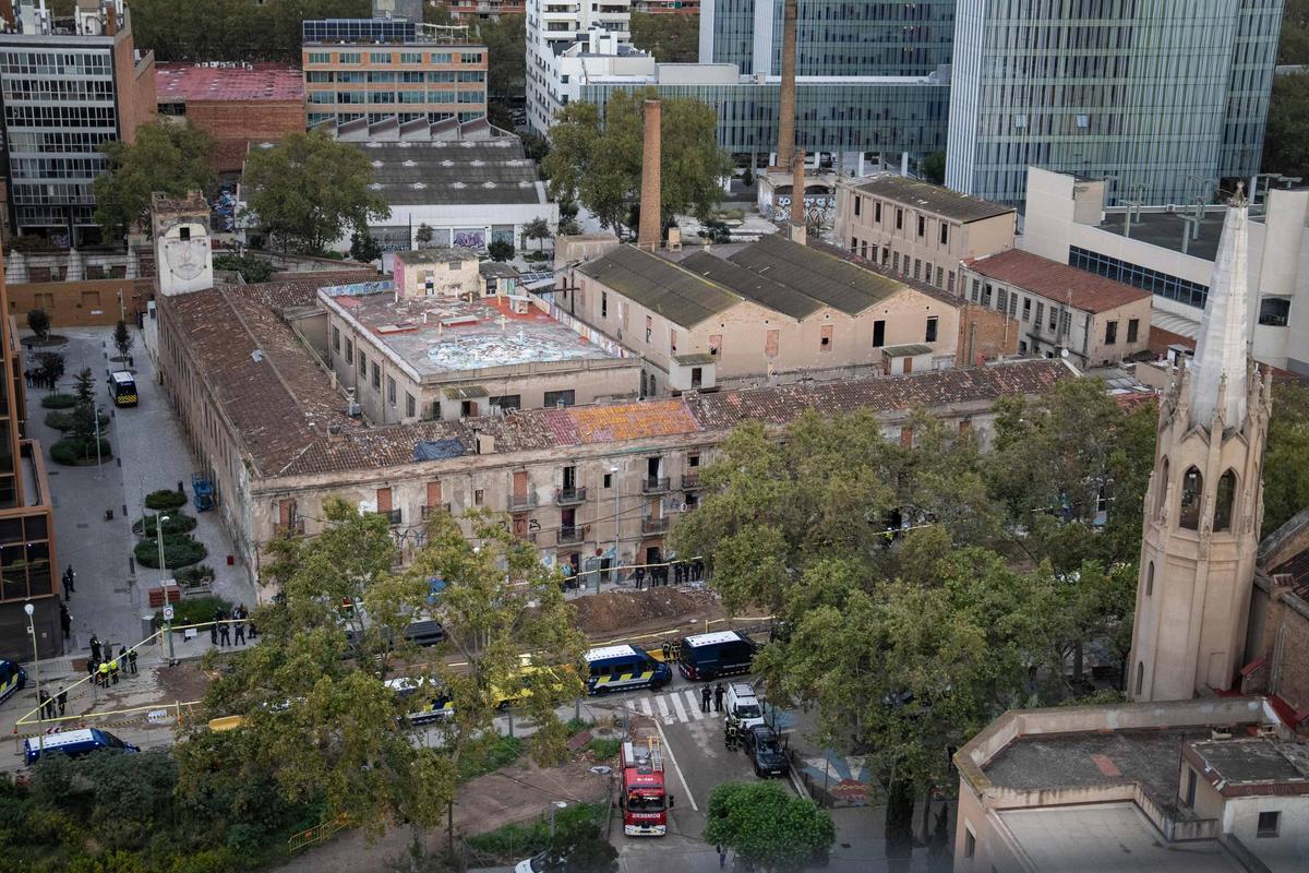 Barcelona insta a los artistas de La Escocesa a prepararse para irse ante el desahucio ...