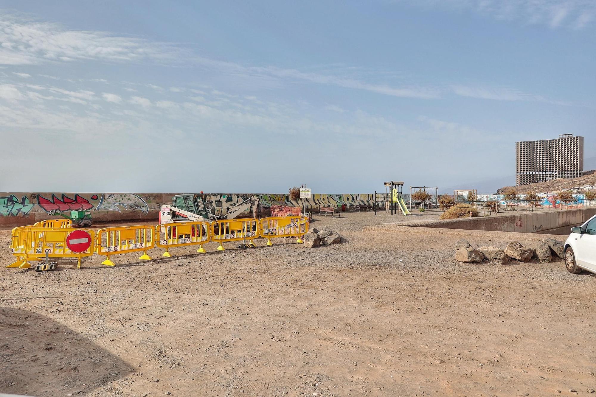 FOTOS: Playa del Parque Marítimo y muelle de Añaza