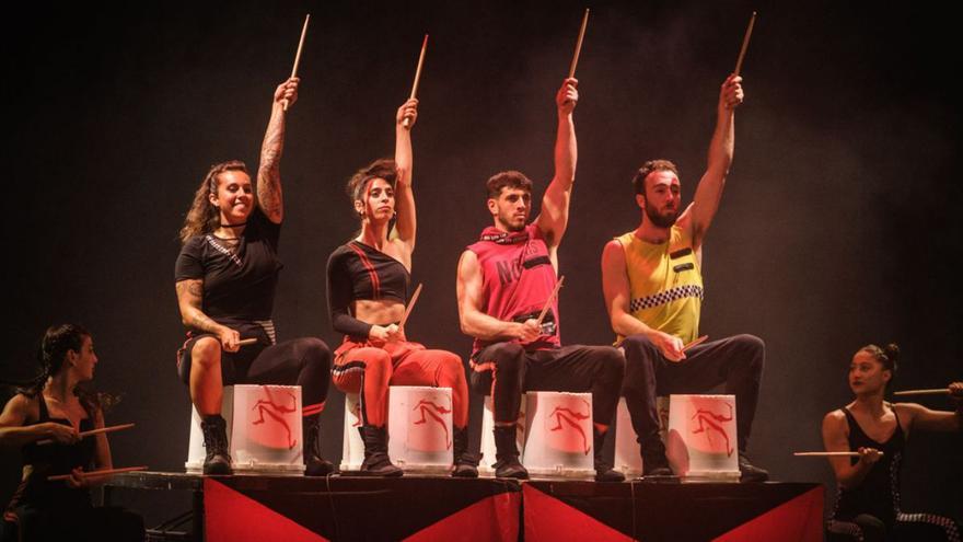 Mayumaná une ritmo, movimiento y música en “Currents”