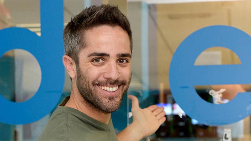 Roberto Leal comienza el año con cambio de look