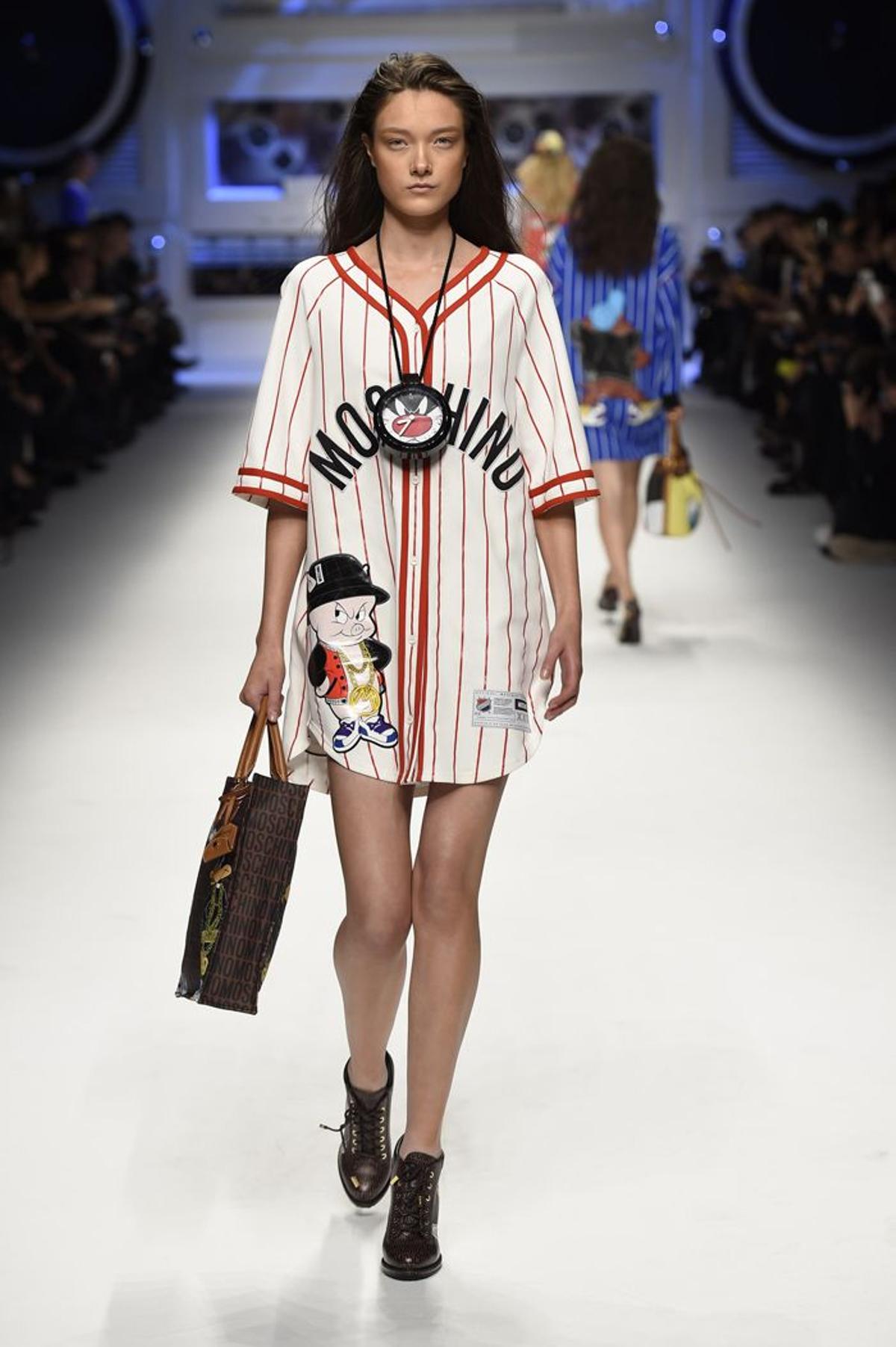 Moschino otoño-invierno 2015/2016, versión dibujo animado - Woman