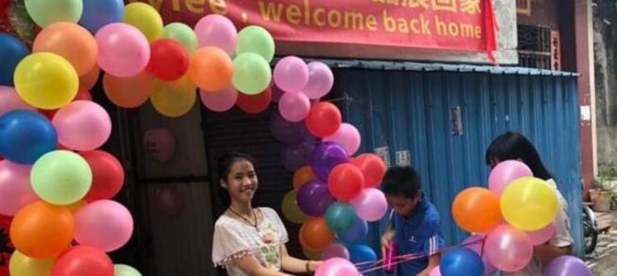 Una joven china se reencuentra con sus padres 13 años después de perderse