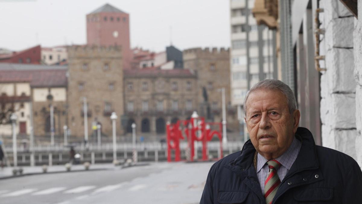 José Miguel Fernández, "alumno distinguido" del IES Jovellanos