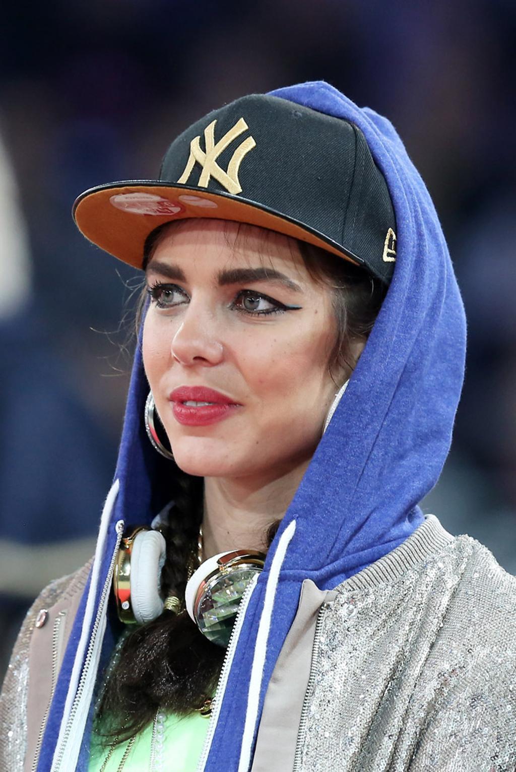 Carlota Casiraghi, rapera, con los ojos a lo Amy Winehouse - Woman