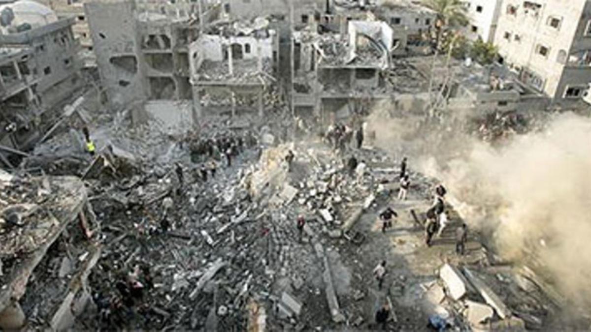 Israel golpea Gaza sin piedad por sexto día y mata a un líder de Hamás ...