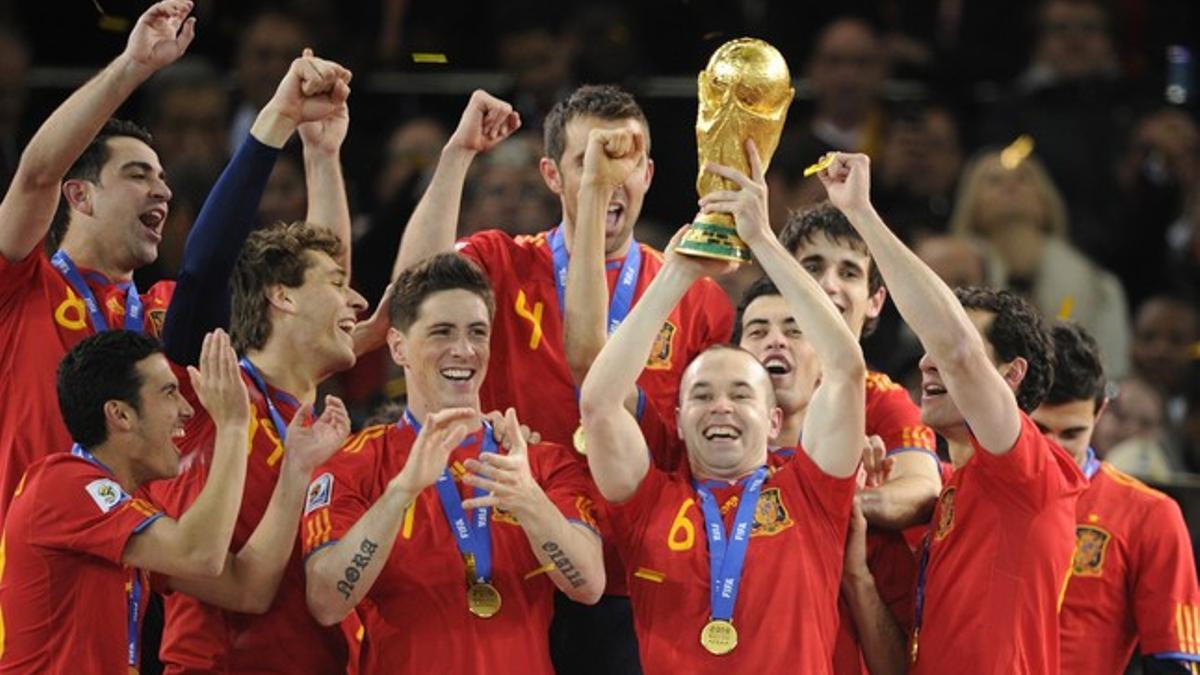 La selección española de fútbol dona el Príncipe de Asturias a la ...