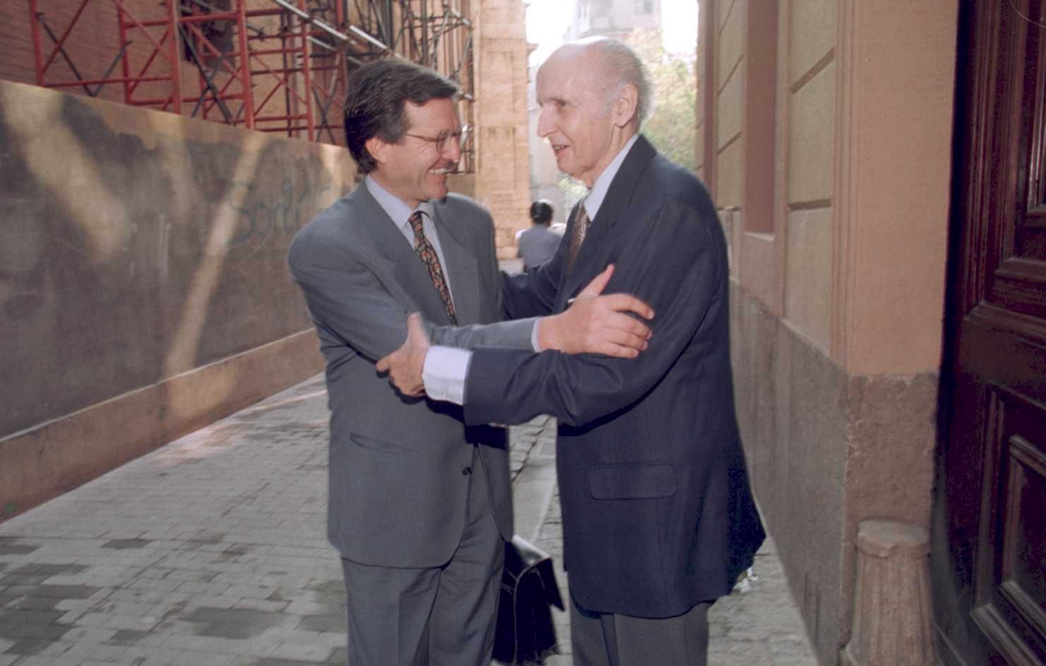 La vida profesional de Santiago Grisolía, en imágenes