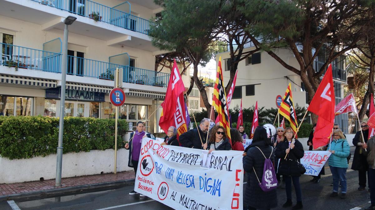 Treballadors de la residència Bellamar de Platja d'Aro protesten pel ...
