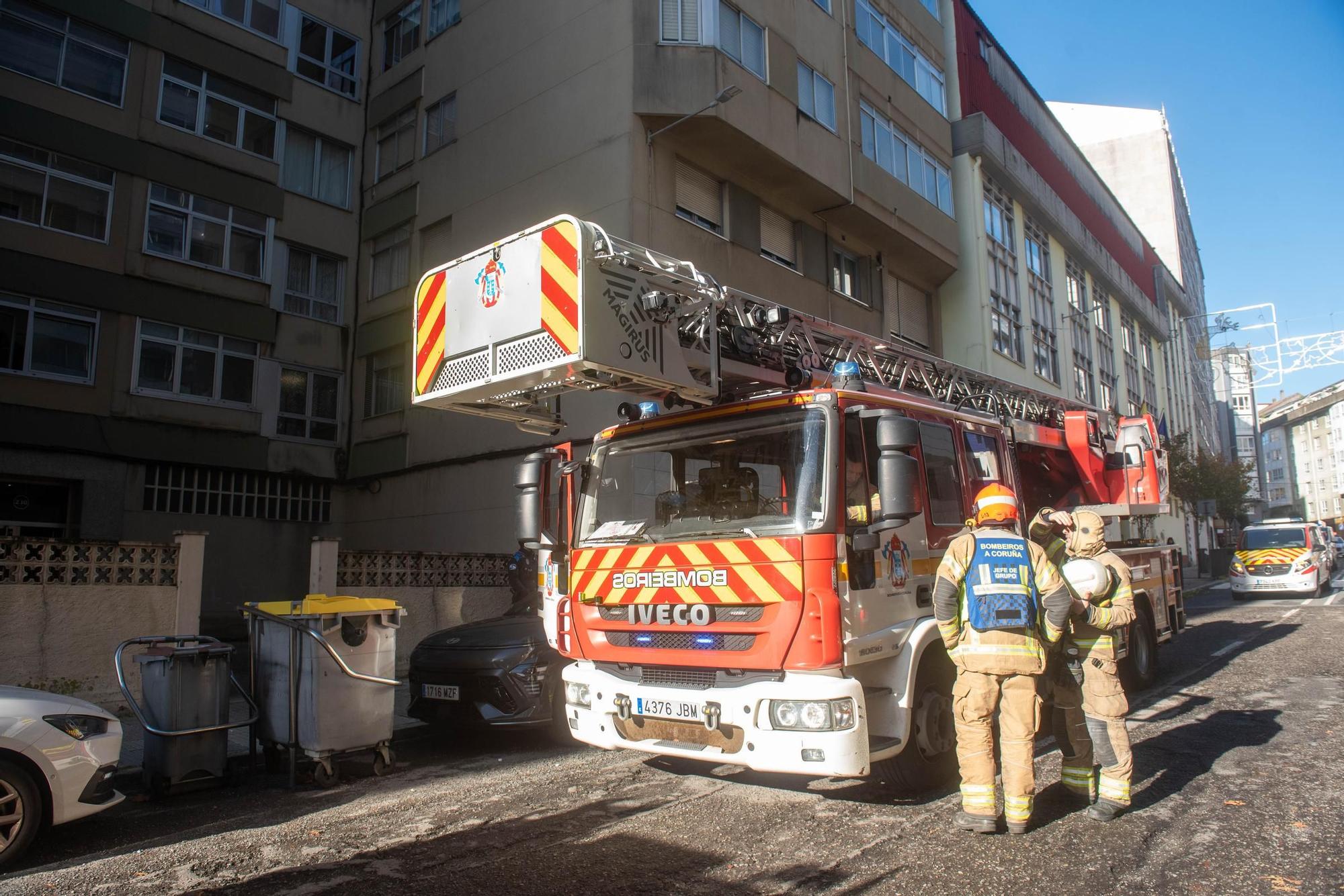 Susto en la avenida de Oza por una explosión en un piso
